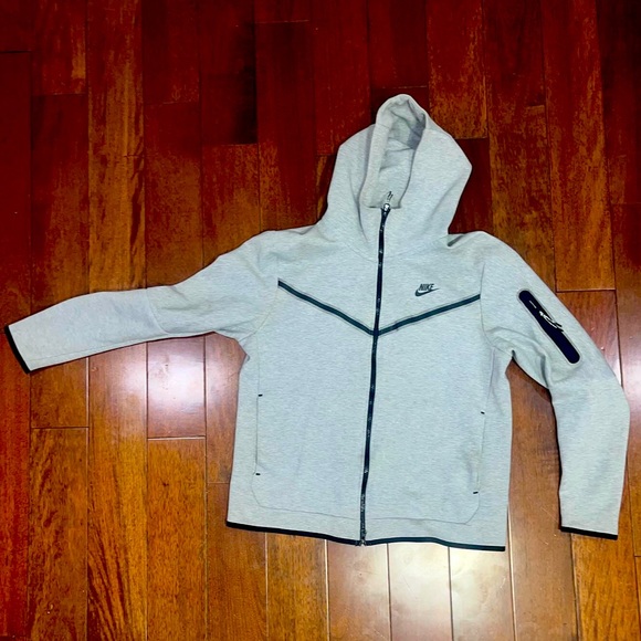 Nike | Other | Grey Nike Tech Slightly Used Good As New Worn Few Times ...
